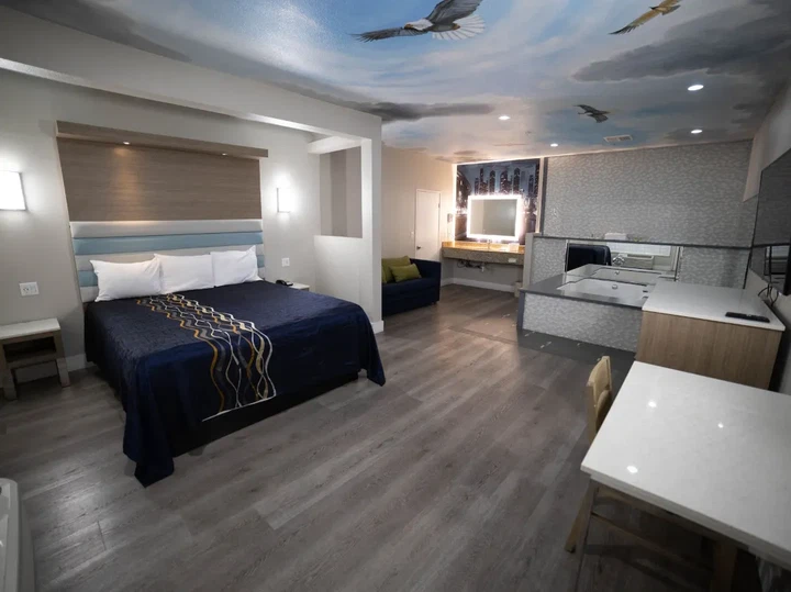Mid City Inn & Suites Pico Rivera - Norwalk, CA