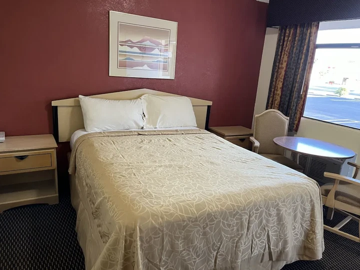 Economy Inn - Santa María, CA