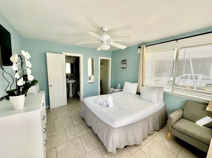 St Maurice Beach Inn - Hollywood, FL