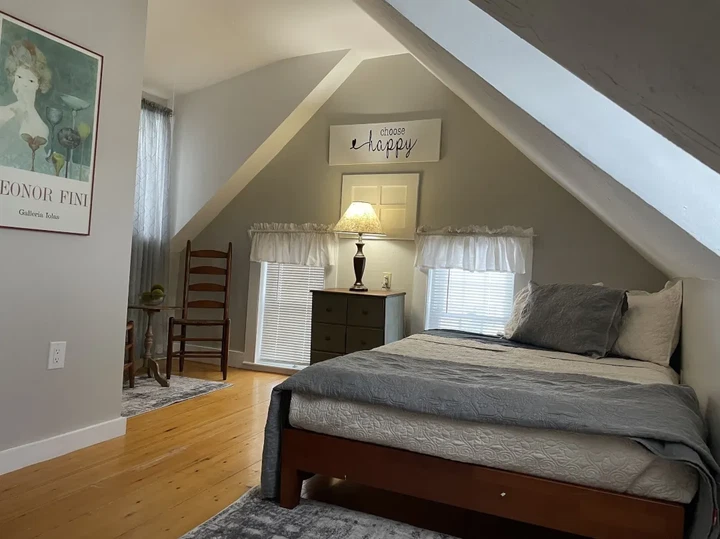 The Sunny G B&b - New England