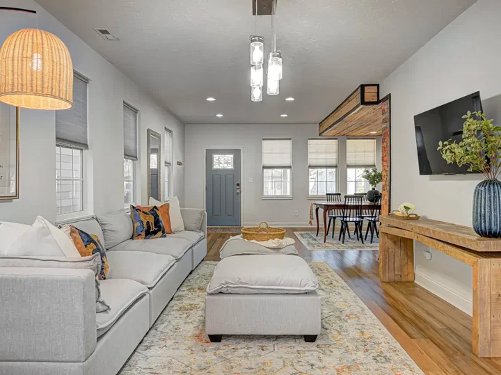 Spacious Renovated Home Near Attractions - Indianapolis, IN