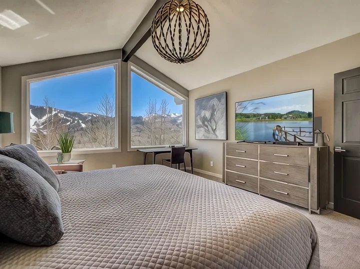 Spacious Patio At Secluded Home In Peaceful Deer Valley With Private Hot Tub, Bbq Grill - Park City, UT