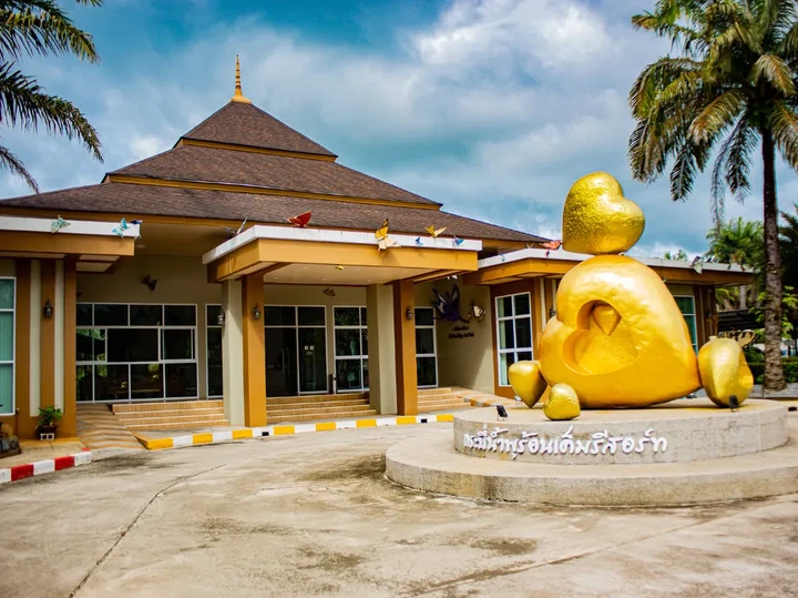 Saline Hot Spring Resort - Krabi