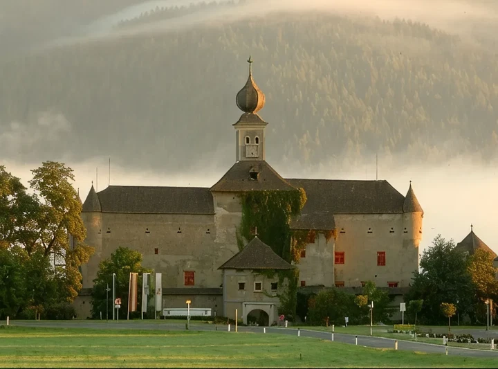 Tauroa Schloss Gabelhofen - Judenburg