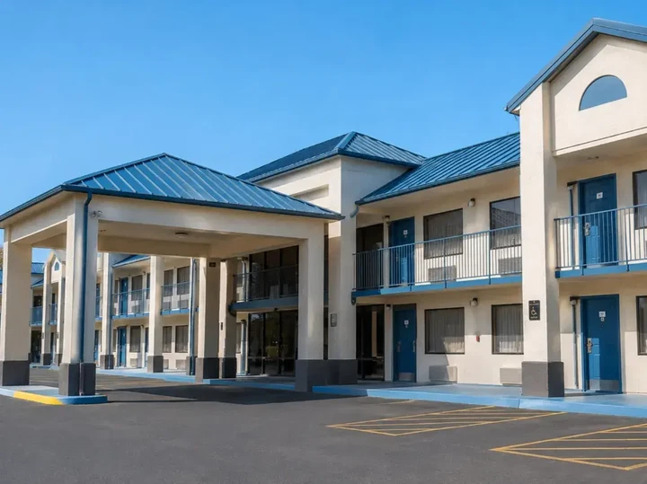 Eco Lodge Inn & Suites Bentonville Near I 49 - Bentonville