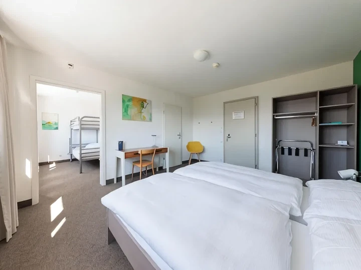 Domaine Notre-dame De La Route Swiss Lodge) - 