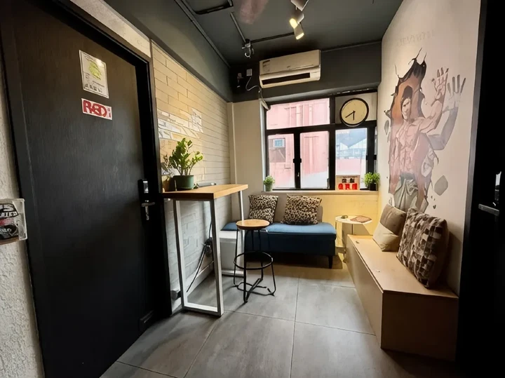 Tongloklnn For Gay — Tsim Sha Tsui Hostel - Sai Kung