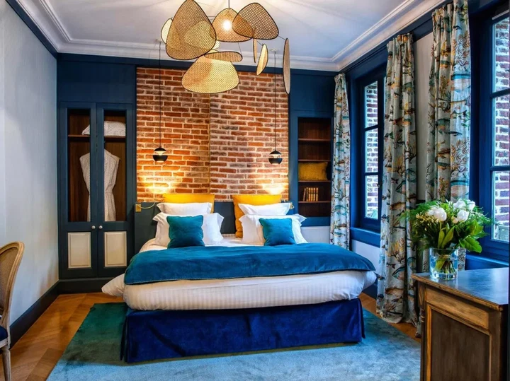 La Petite Folie : Chambres De Charme Avec Jolie Jardin, Massages, Rue Calme Du Centre-ville Proche Plage Normandie - Équemauville