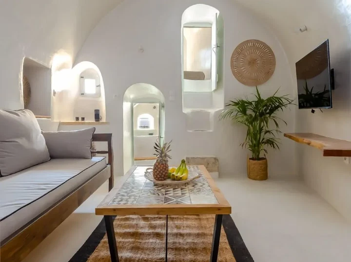 Exi Castle Suites - Santorini