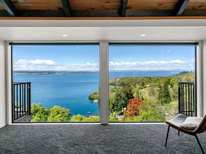 Breath Taking View Over The Taupo Lake - 타우포