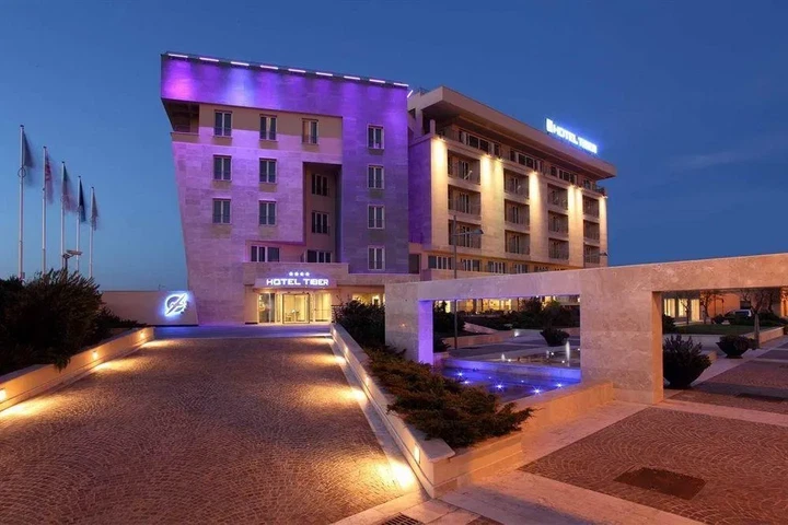 Hotel Tiber - フィウミチノ