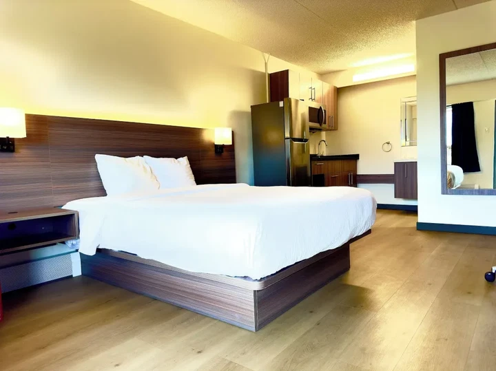 Westport Inn - Grande Prairie