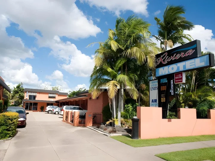 Riviera Motel - 
