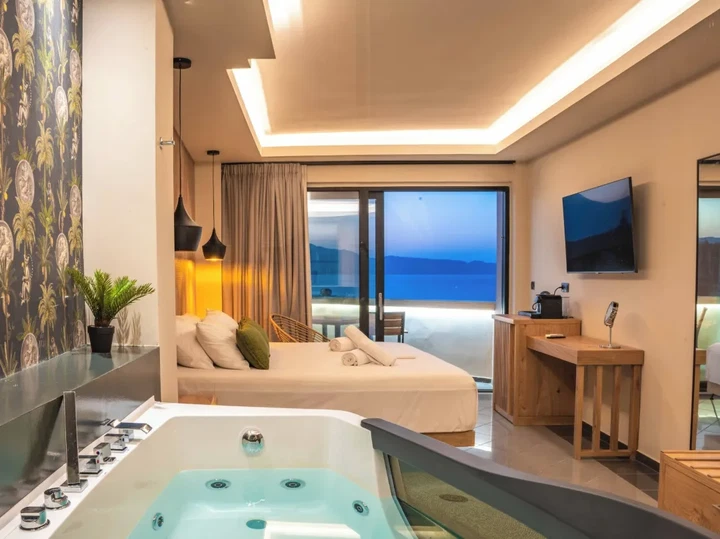 Hom54 Luxury Suites - Iraklion