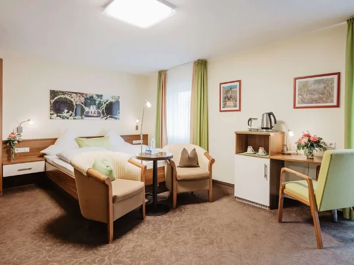 Hotel Garni Vier Jahreszeiten - Bad Füssing