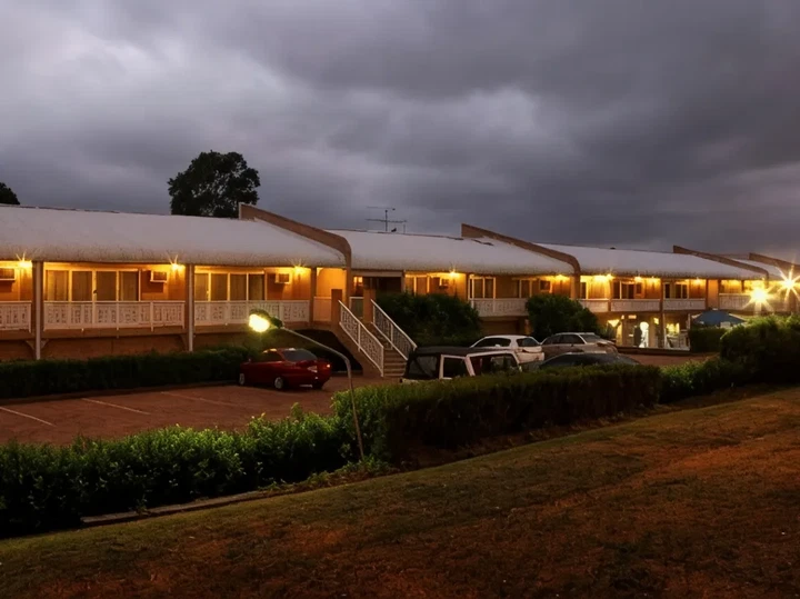 The Hermitage Motel - Campbelltown - Sydney