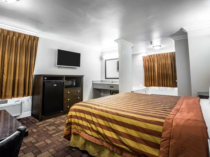 Pico Rivera Inn And Suites - Montebello, CA