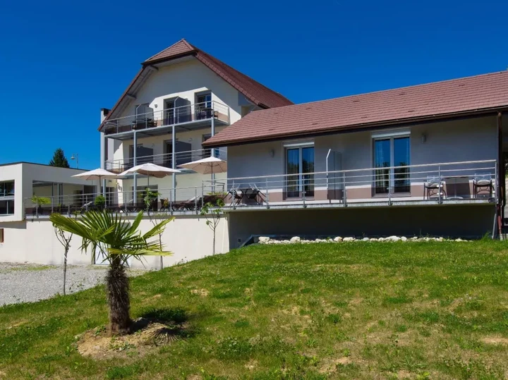 Logis Hôtel Blanc - Rumilly