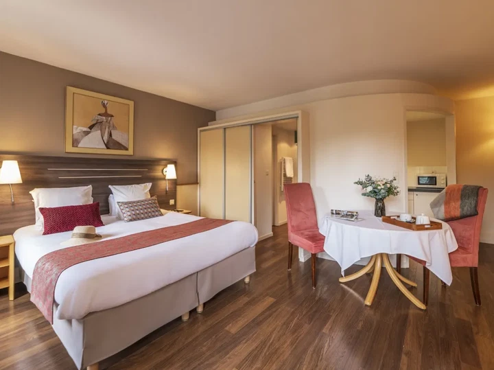 Hôtel Cerise Luxeuil Les Sources - Luxeuil-les-Bains