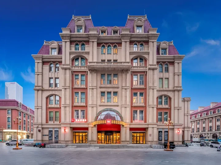 Ibis Hotel - 