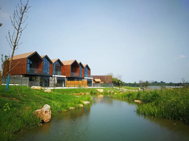 Nanjing Yunshuijian Parent-child Resort Hotel - Nanjing