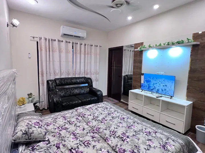 Dha Phase 9 Luxury 3br, 4 Acs, Home Office, Family Stay - Lahore