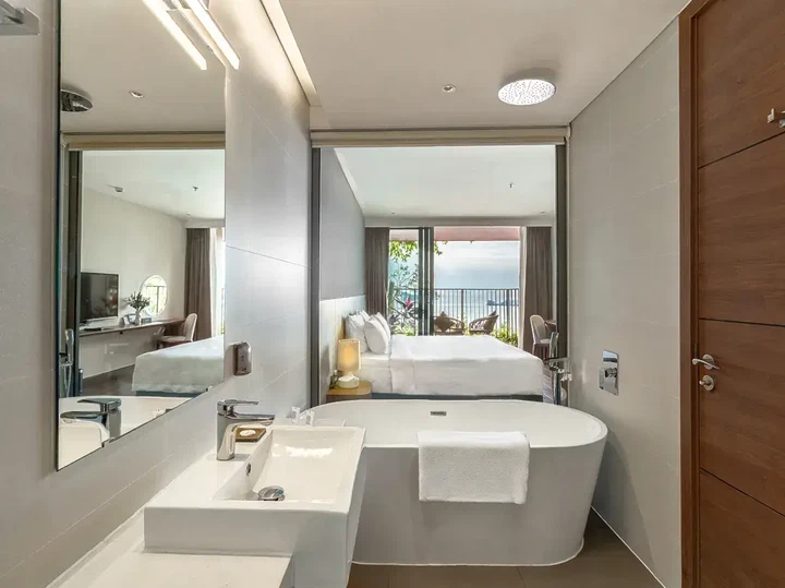 Vela Cat Ba Beach Resort, Flamingo Sea & Sand Residence - Cat Ba