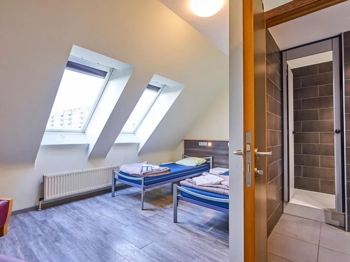 Auberge De Jeunesse Génération Europe - Youth Hostel - Anderlecht