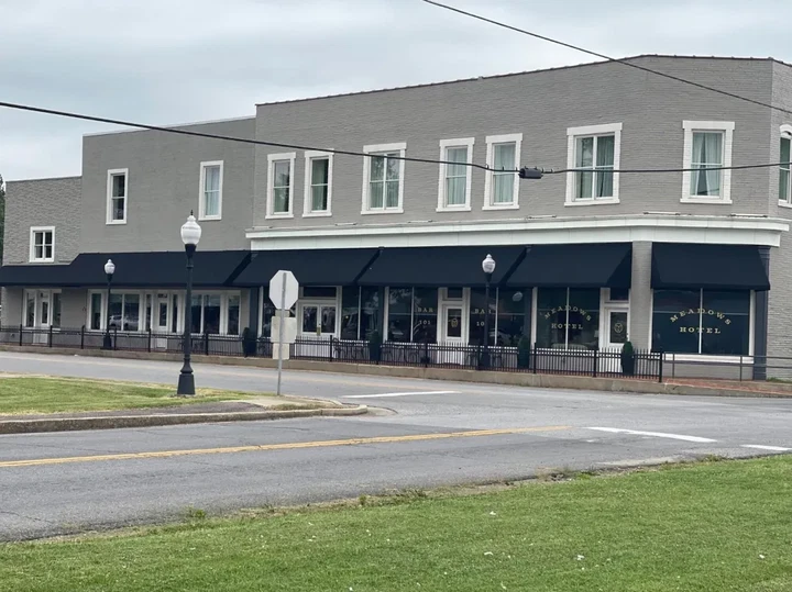 Meadows Hotel - Union City, TN