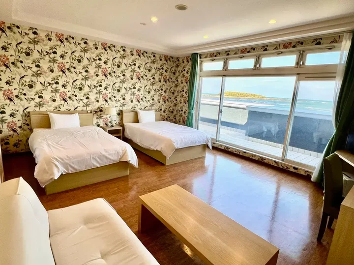 Aoshima Fisherman's Beachside Hostel & Spa - Japan