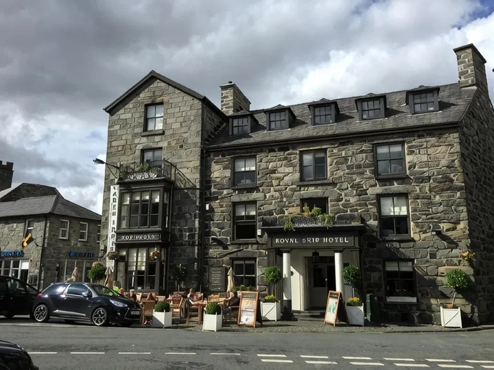 Royal Ship - Dolgellau