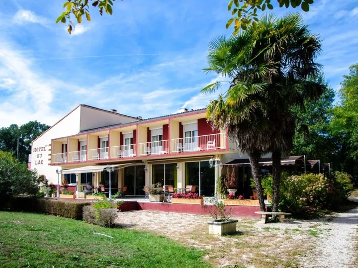 Sas Hôtel Du Lac - Martres-Tolosane