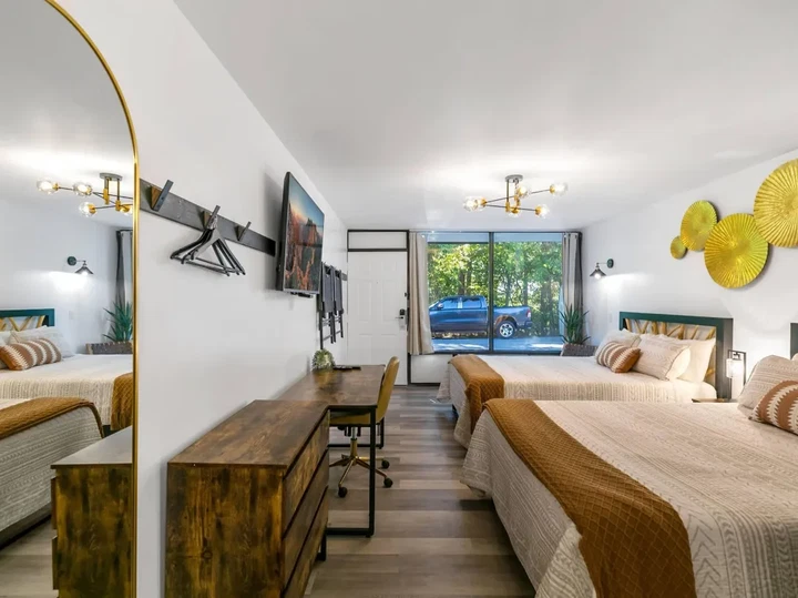 Candlewick Inn And Suites - Eureka Springs, AR