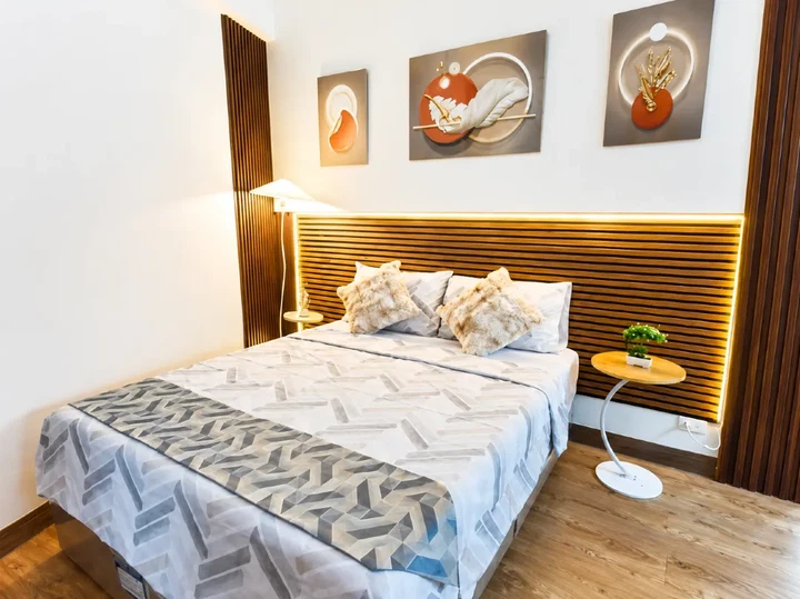 Resort-style Condo | Near Cebu Airport | W/ Free Wi-fi, Netflix, Gym & Pool - Lapu-Lapu City