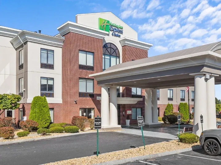 Holiday Inn Express & Suites Manchester-airport By Ihg - 맨체스터
