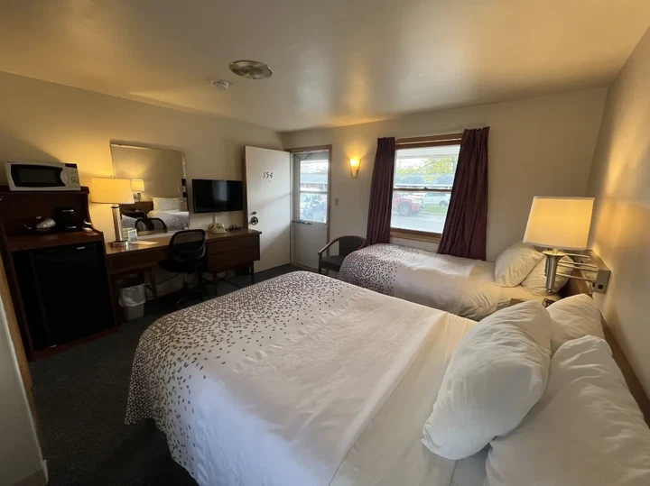 Bay Motel - Green Bay, WI