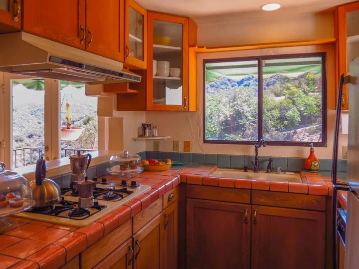 Topanga Canyon Inn Bed And Breakfast - Los Angeles