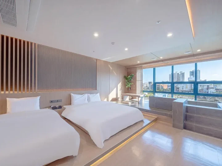 Pearl Almond Hotel - Jinju