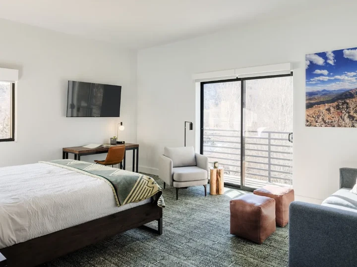 The Block Hotel & Commons - Dillon, CO