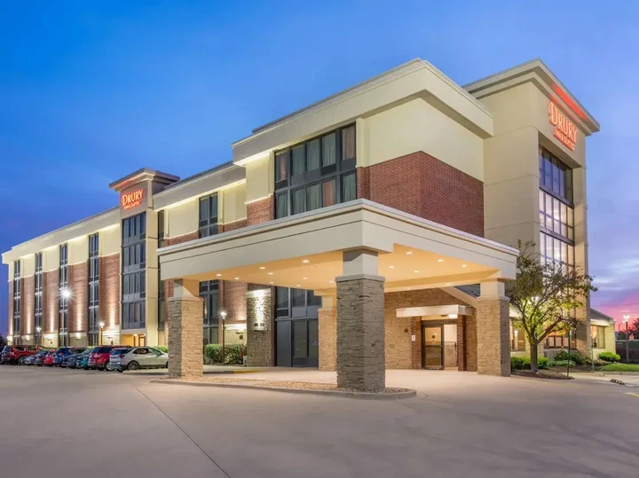 Drury Inn & Suites Champaign - Champaign, IL