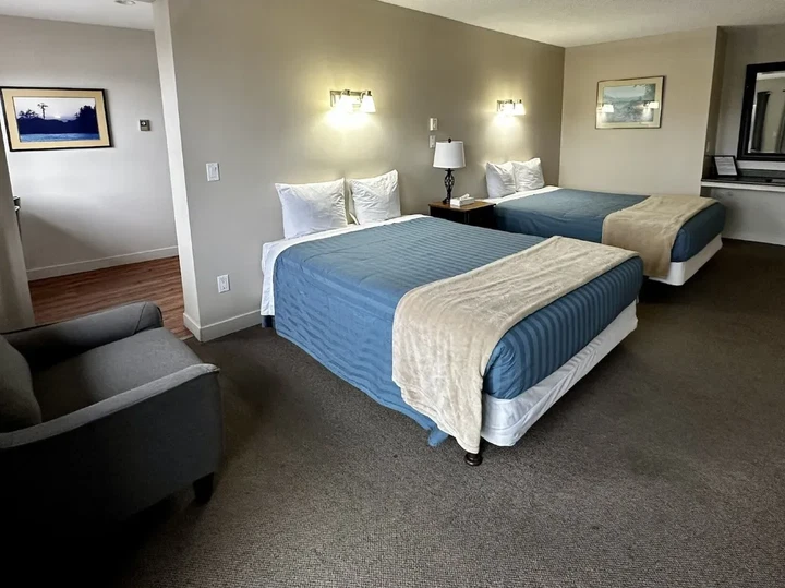 West Coast Motel On The Harbour - Ucluelet