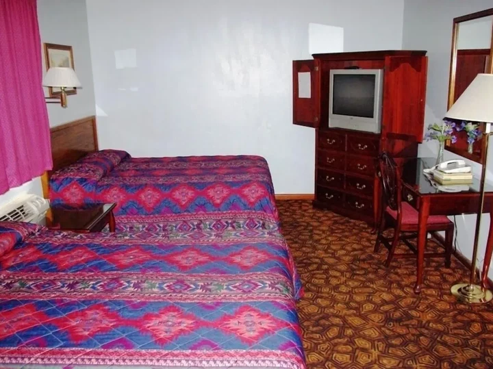 Blue Spruce Motel - Colorado