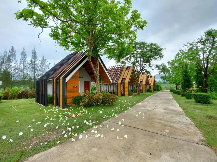 Tanaosri & Creekside Resort - Ratchaburi