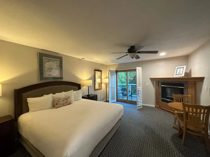 Bluebird Inn - Cambria, CA