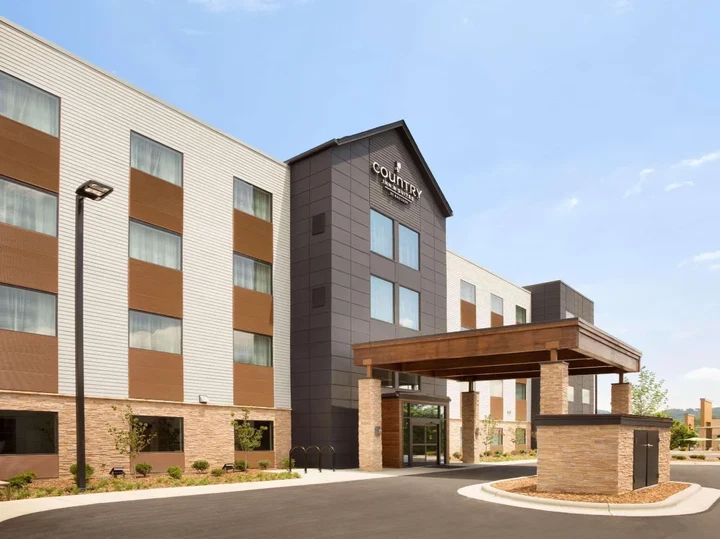 Country Inn & Suites By Radisson Asheville River Arts District - Weaverville, NC
