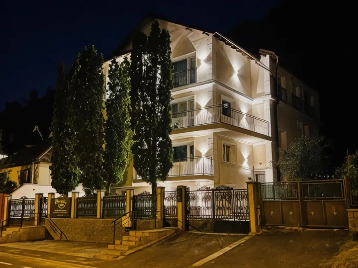 Prestige Aparthotel Brasov With Private Parking - Brașov