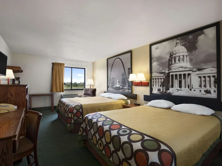 Super 8 By Wyndham Bowling Green - Louisiana, MO