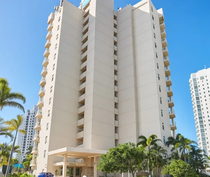 Maldives Resort Main Beach, Gold Coast - Surfers Paradise