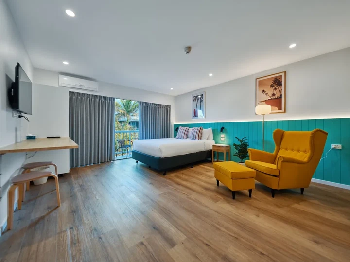 Red Star Palm Beach - Tweed Heads