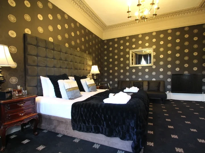 The Sandaig - Leith
